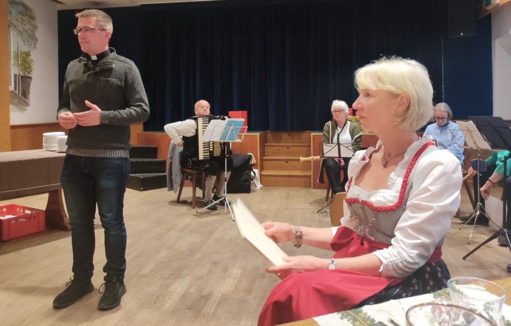 Adventfeier des Kath. Frauenbunds Olching nach 3 Jahren Pause - OlchingBlog,ein Service des ...